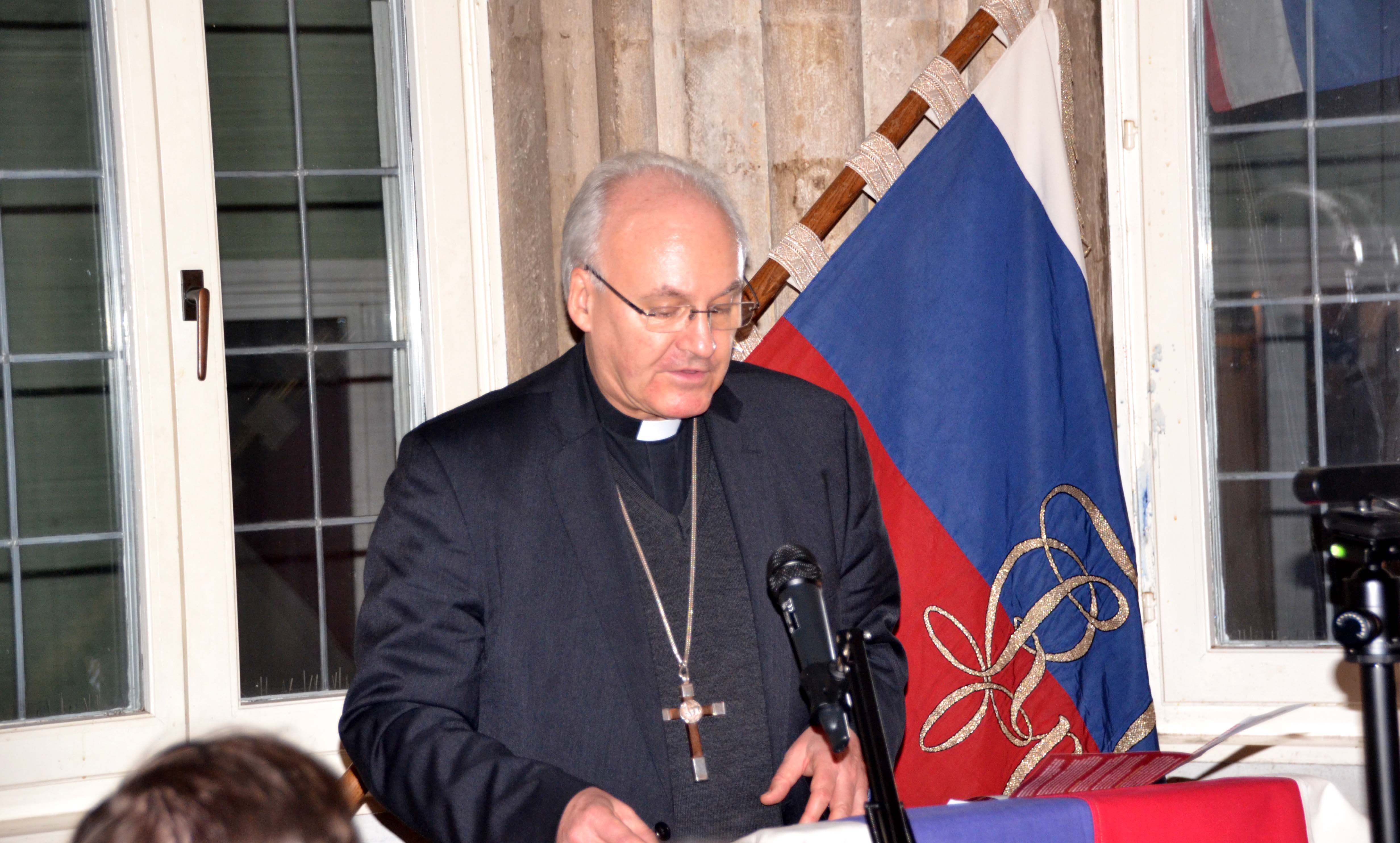 Bischof Rudolf hält Vortrag bei Studentenverbindung Rupertia