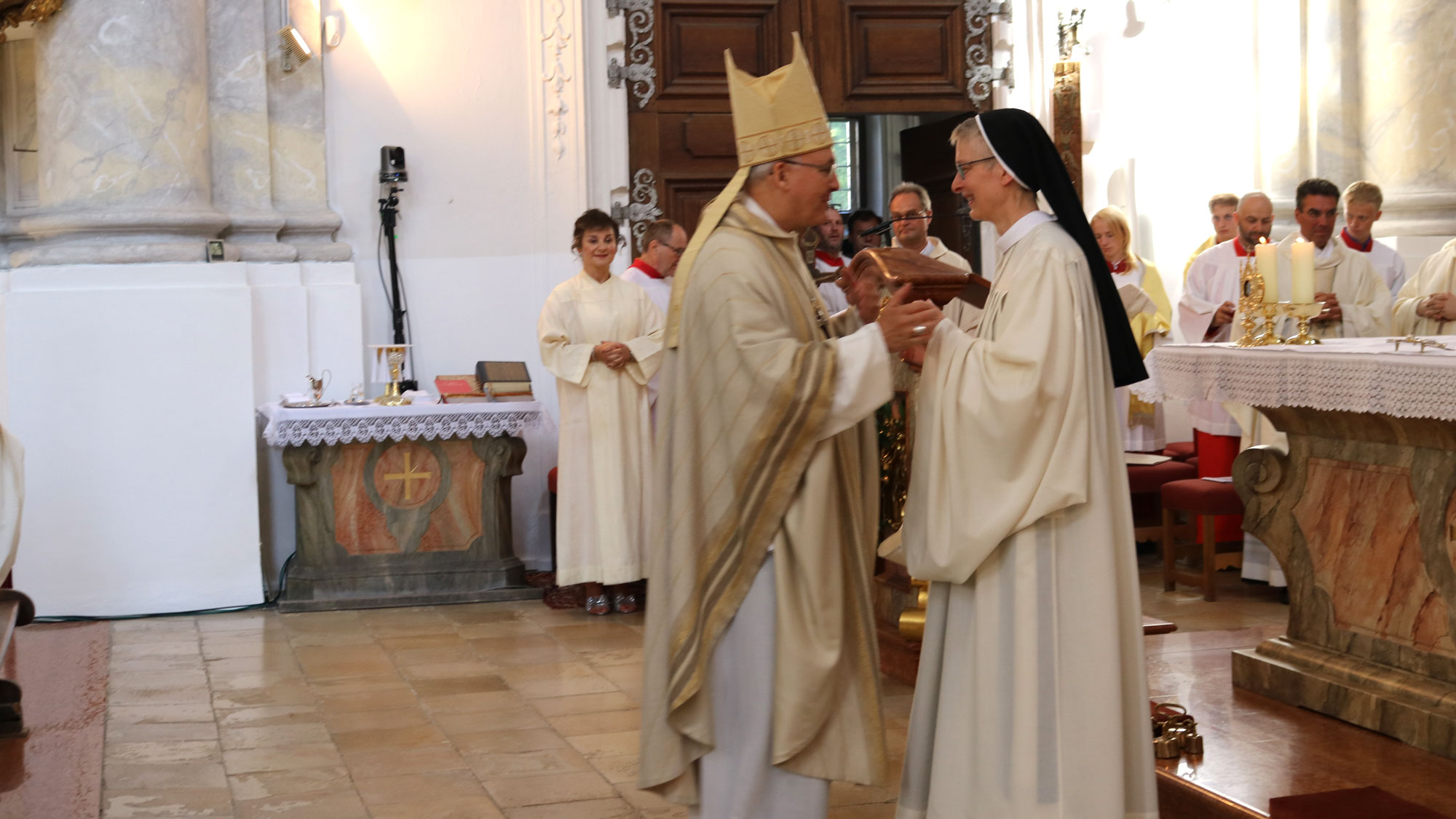 Äbtissinnen-Benediktion von Sr. Maria Christiane Hansen im Kloster ...