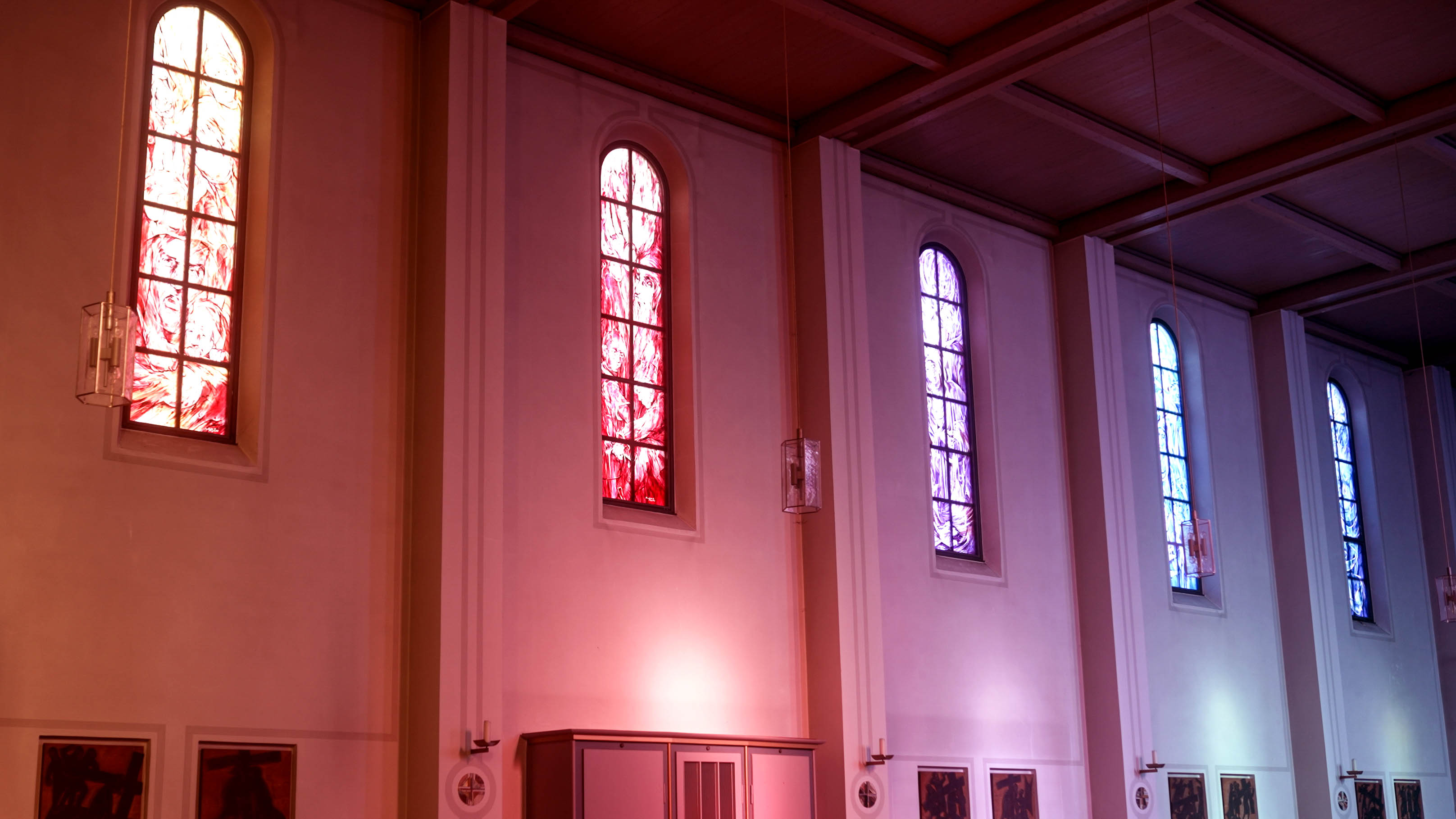 Deutsch-afghanische Künstlerin Mahbuba Maqsoodi gestaltet Glasfenster ...