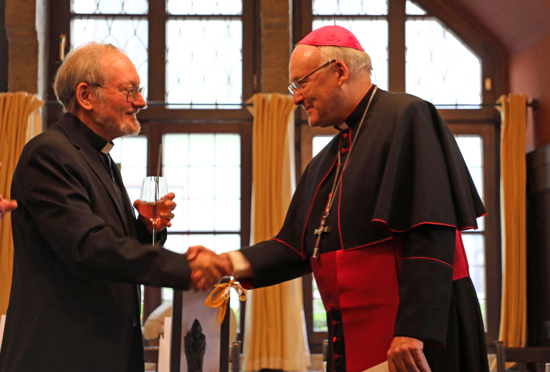 Regensburger Kirchengericht: Dr. Peter Stier offiziell Nachfolger von ...