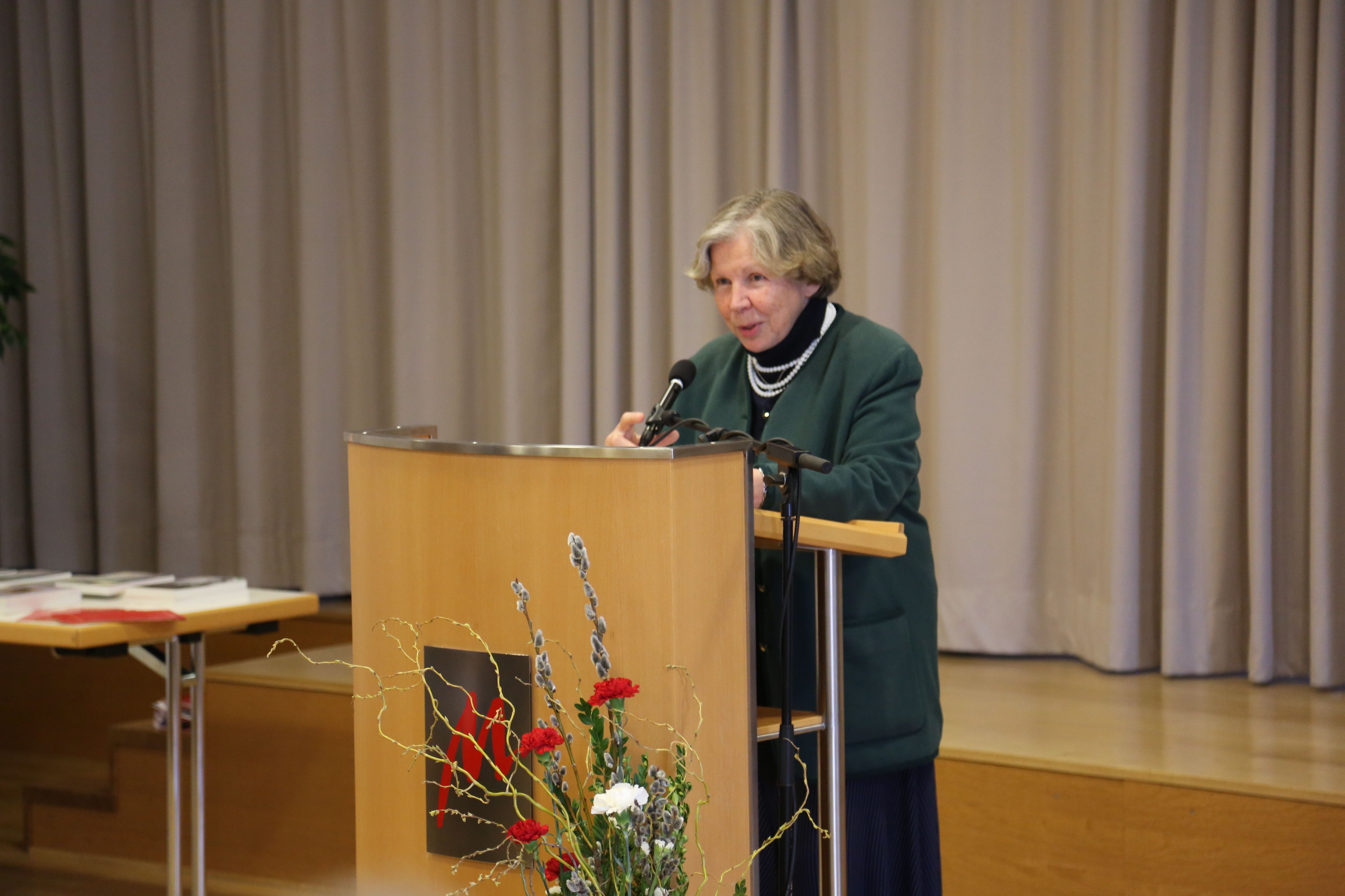 "Verzeihung des Unverzeichlichen?“ Philosophin Prof. Dr. Hanna-Barbara ...