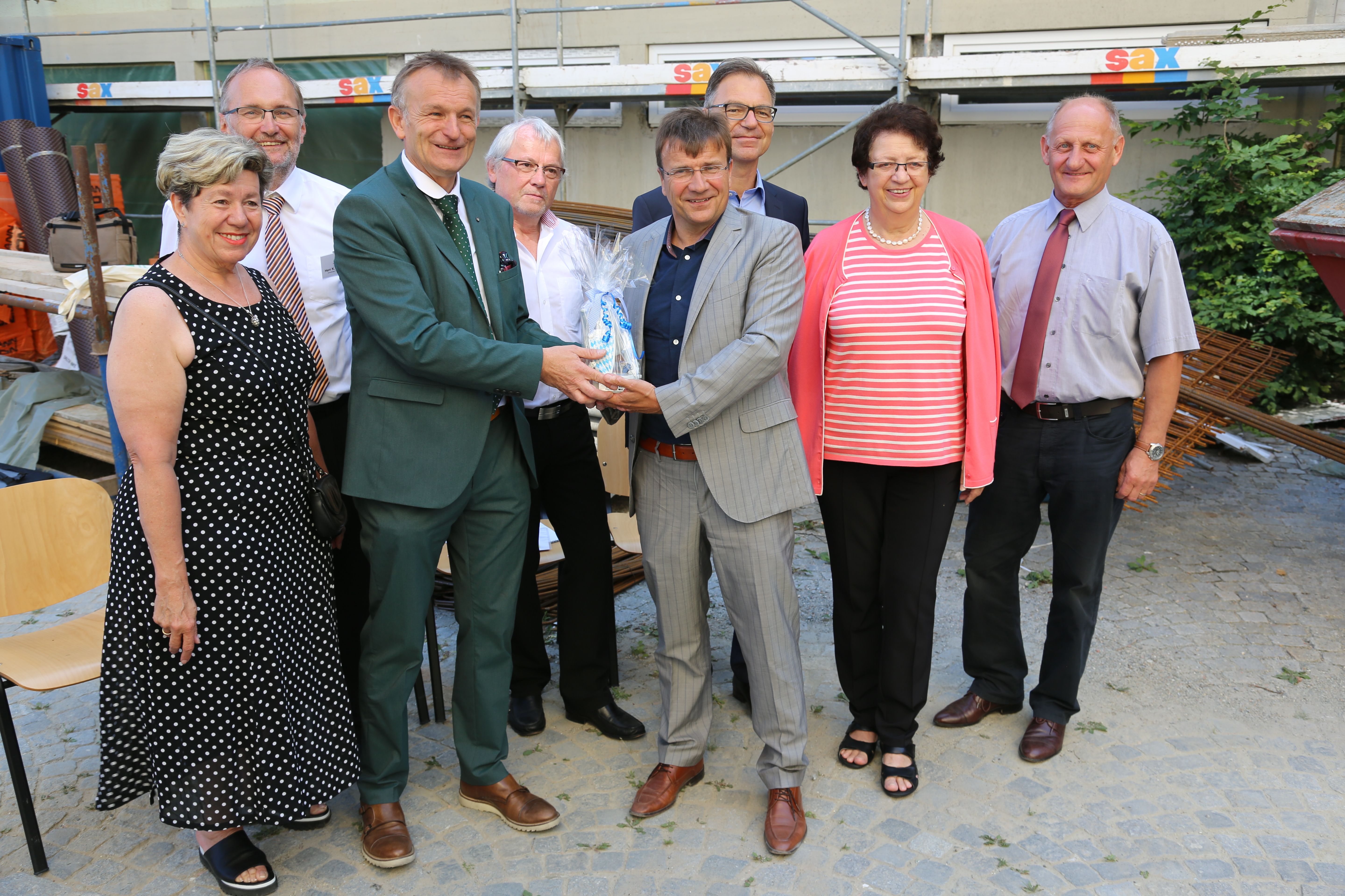 Leuchtturm der Inklusion: Richtfest beim Erzbischof Buchberger Zentrum ...